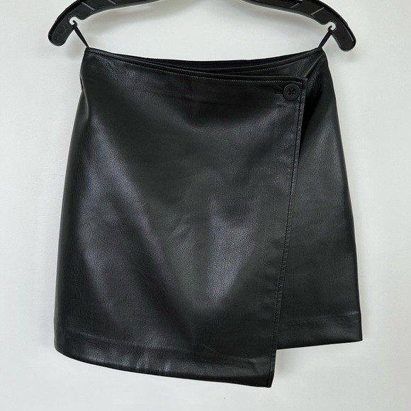 Aritzia | Skirts | Aritzia Babaton Vegan Leather Skirt | Poshmark